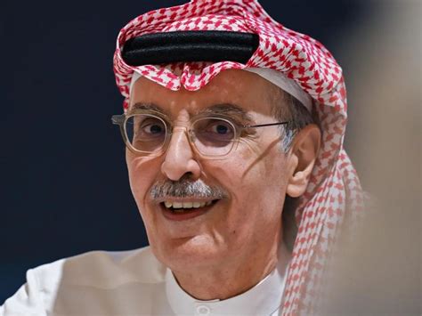 عايض يقدم تحية للأمير الشاعر الراحل بدر بن عبد المحسن بغناء تخيل Et