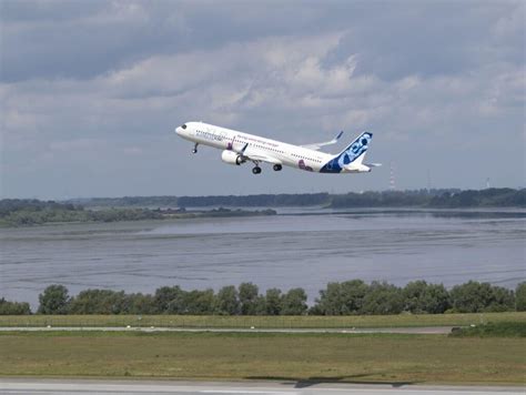 Airbus Completes First A321xlr Test Flight Targets 2024 Entry Into