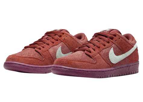 Buy Nike Sb Dunk Low Mystic Red Kixify Marketplace