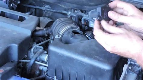 Как почистить датчик воздуха ДМРВ Toyota Rav4 22 Diesel D Cat 177 лс