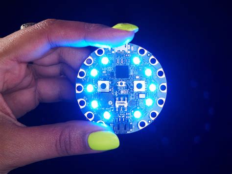 adafruit circuit playground bluefruit für arduino und circuitpython