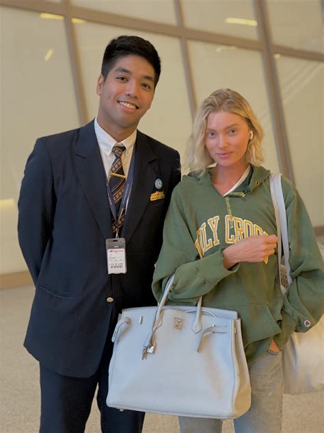 Josh Villanueva On Twitter Habang Nasa Escalator May Girl Na Nasa