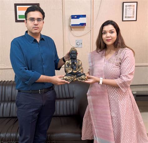 Dr Priyanka Maurya On Linkedin आज आजमगढ़ के जिलाधिकारी श्री नवनीत