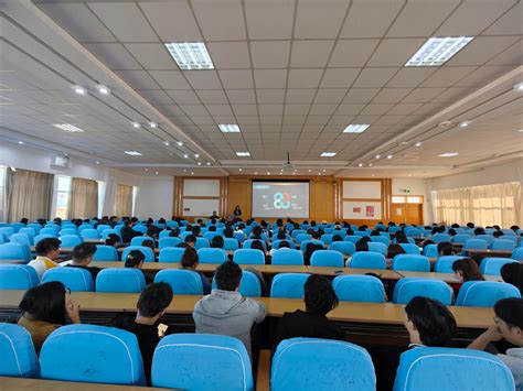 理工学院邀请师大附中净月实验学校惠泽校区小学部校长郝薇举办应聘讲座 长春人文学院