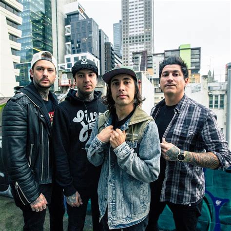 Pierce The Veil Members Of Pierce The Veil Pierce The Veil Group