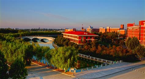 河南理工大学举办首届“书香飘诚正，阅享守初心”读书活动