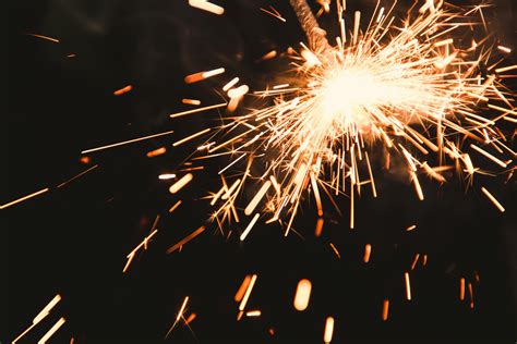 お祝い 明るい 火花の無料の写真素材
