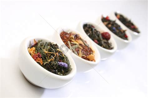 银茶壶把茶水倒高清图片下载 正版图片503573084 摄图网