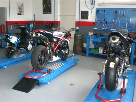 Ponte Sollevatore Per Moto OMCN 196 Con Pompa Idraulica Portata 500Kg