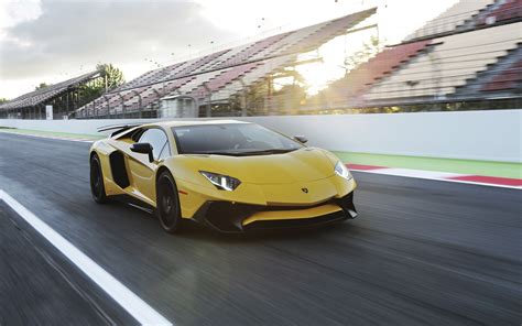 Lamborghini Aventador LP750 4 SV Car Race Tracks Motion Blur