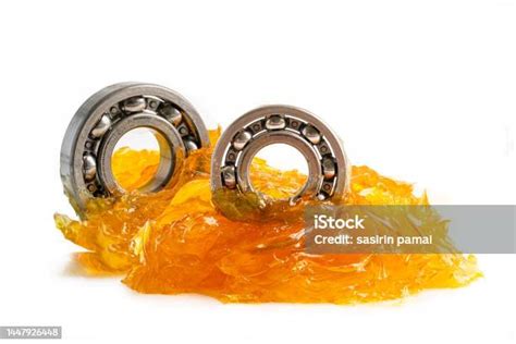 흰색 배경에 분리 된 자동차 및 산업용 그리스 리튬 기계 윤활기능이있는 볼 베어링 스테인레스 0명에 대한 스톡 사진 및 기타 이미지 Istock