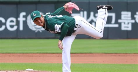 ‘돌아온 에이스 김광현 두 달 만에 승리 역투