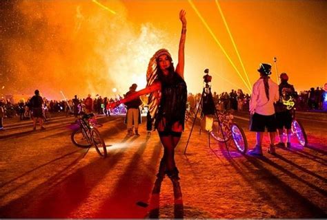 EGO Thaila Ayala Relembra Viagem E Posta Foto Mostrando Barriga