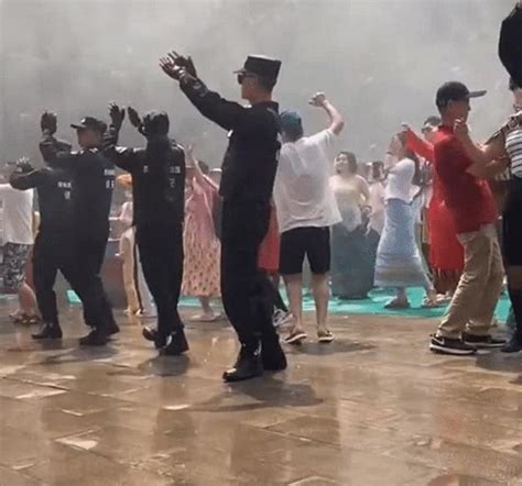 总要去云南 过一次泼水节 知乎