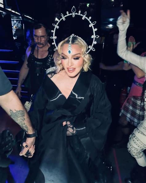 Madonna S Twin Daughters Celebrate Bat Mitzvah With