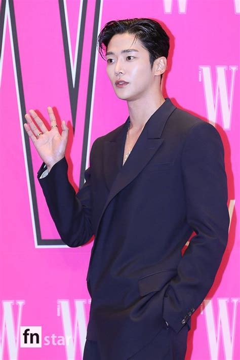 포토 로운 윤기 나는 미남 네이트 뉴스