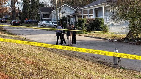 Police Man Shot Multiple Times In Southwest Atlanta Neighborhood Fox