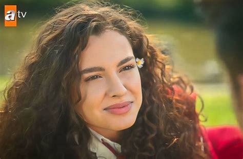 اسيا اخوتي Nel 2025