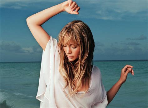 Jennifer Lopez Beach Wallpapers Wallpaper Hd Celebrities K Wallpapers Images And Background