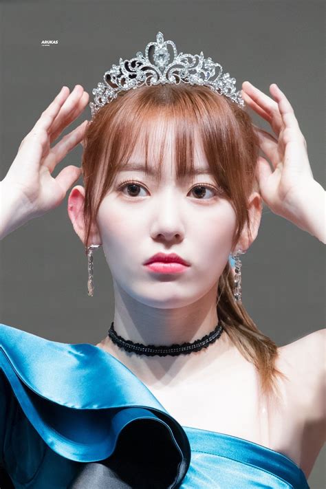 K Pop Iz One Sakura Lotte World Sakura Miyawaki Fandom Yu Jin