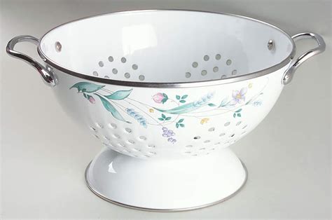 April 3 Quart Metal Colander By Pfaltzgraff Replacements Ltd
