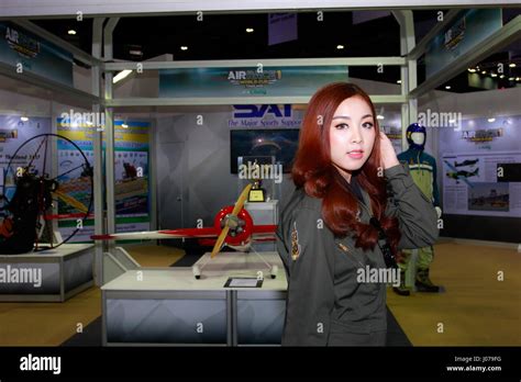 Bangkok Thailand April 09 2017 Unidentified Female Presenter Pose
