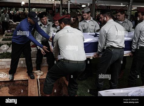 Tel Aviv Israel 23rd Jan 2024 Israeli Soldiers Hold Soldier Major