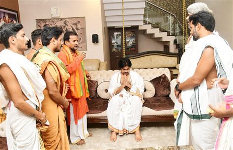 Pawanism Holics On Twitter పిఠాపురం పట్టణానికి చెందిన దత్త ఉపాసకులు