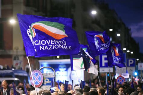 Se i giovani di Fratelli d Italia sono più vecchi dei vecchi che