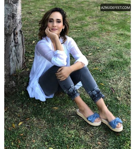 Cecilia Navia Feet Aznudefeet