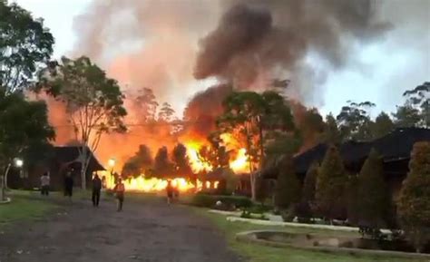 23 Kamar Penginapan Di EMTe Highland Resort Ciwidey Bandung Terbakar