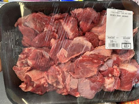 Saw ဝှါလေ ရှက်ရှက်နဲ့ကြွားရဦးမယ်။ 🤭 အိမ်မှာ အမေက အမဲသား အကြောအရွတ