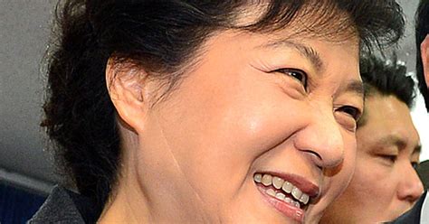 활짝 미소 짓는 박근혜 당선인