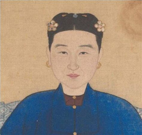 清朝贵族女子发式究竟是怎样？别被电视剧给忽略了，真相是这样的头发