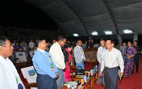 နိုင်ငံတော်စီမံအုပ်ချုပ်ရေးကောင်စီ ဥက္ကဋ္ဌ နိုင်ငံတော်ဝန်ကြီးချုပ် ဗိုလ