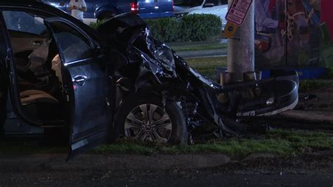 Fatal Houston Crash On S Post Oak Road Leaves 2 Dead 3 Juveniles