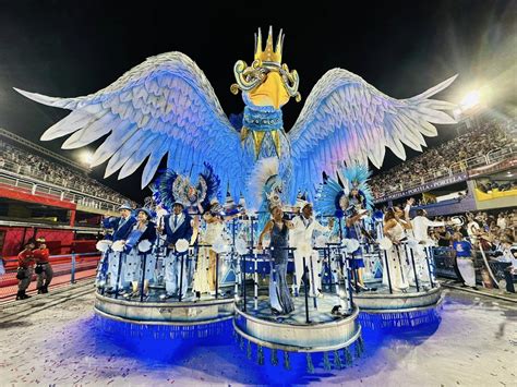 Carnaval 2023 Veja Trechos Dos Desfiles Em São Paulo E No Rio De