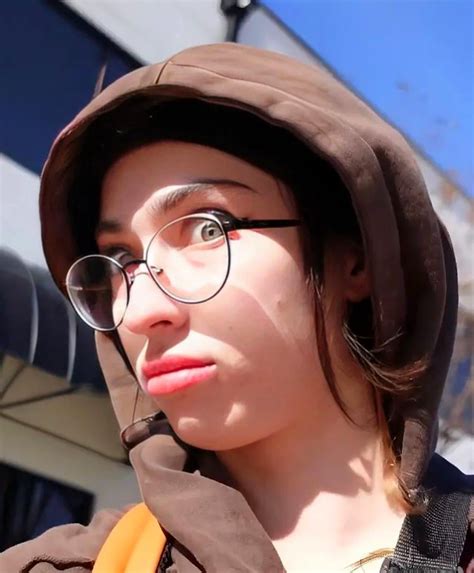 Her Arms Are As Gorgeous As Her Derpy Face 10 Pics R Leanbeefpatty