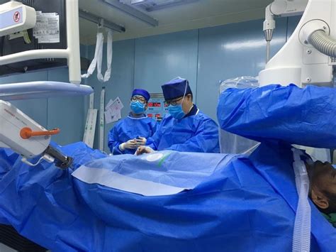 上海九院海南分院成功开展首例脑血管支架取栓术