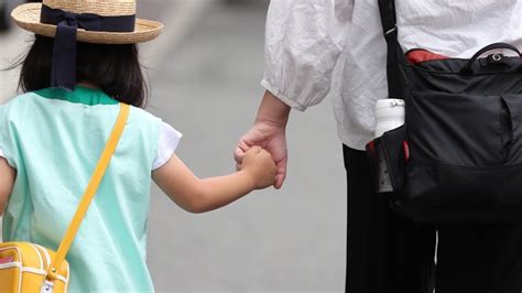 因一项日本法律，澳洲82名孩子被“合法绑架”！家长心急如焚腾讯新闻