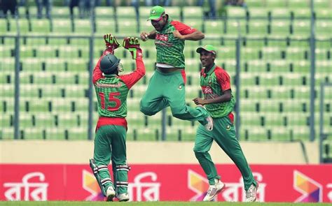 ক্রিকেটখোর প্রথম টি ২০ মিরপুর টসে জিতে প্রথমে ব্যাট করে ২০ ওভার