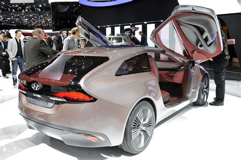 Geneva Motor Show Hyundai Unveils Futuristic I Oniq Concept