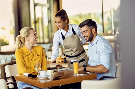Panduan Lengkap Menjadi Waiter Dan Waitress Handal