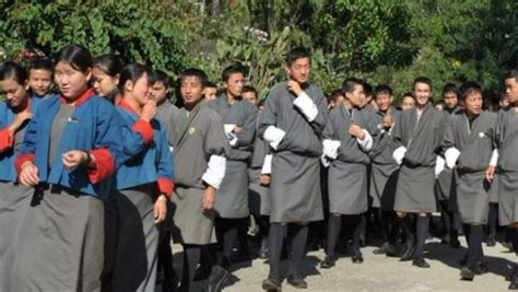 盘点世界各国的校服，泰国最性感，看到最后一个我感动哭