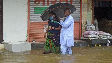 Photos Heavy Rain Takes Mumbai Past July Average Already Hindustan Times
