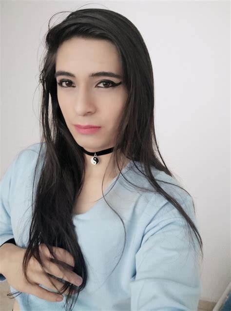 Do You Prefer The Heavy Eyeliner Or A More Natural Look R Genderfluid