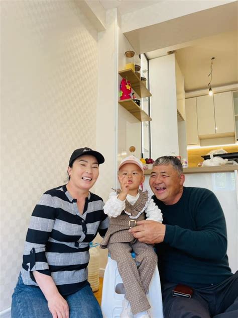 Миний гэр бүлийн аз жаргал Public Group Facebook