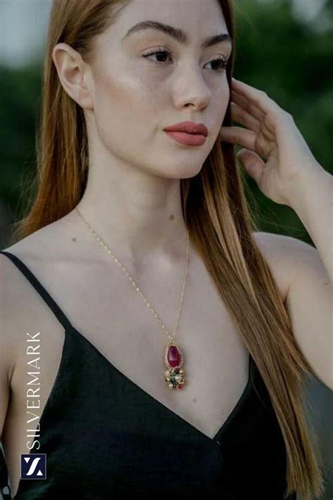 How To Choose The Right Sterling Silver Jewelry For Your Hair Color