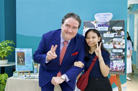 Đại Sứ Mỹ Tại Việt Nam Marc Knapper Thăm Trung Tâm Khuyết Tật Và Phát Triển