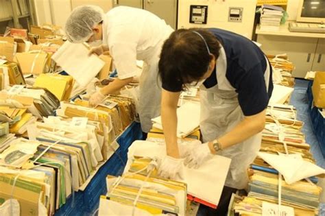 広島大学 on Twitter 広島大学文書館は7月17日西日本豪雨災害で水損した小学校の文書を受け取り修復作業を行いました広島市